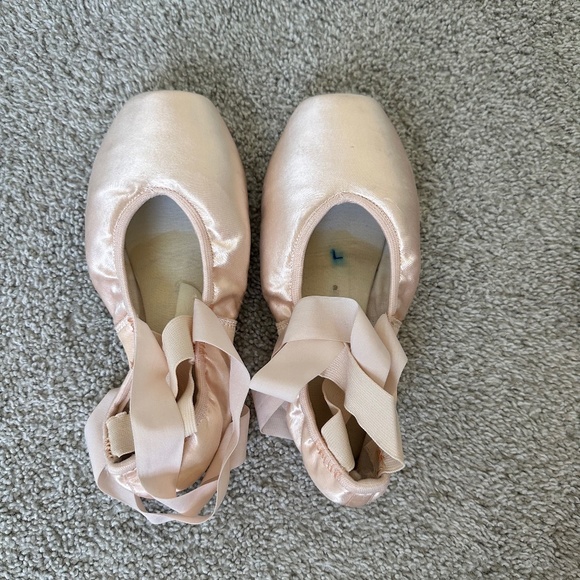 Shoes | Used Pointe Shoes | Poshmark